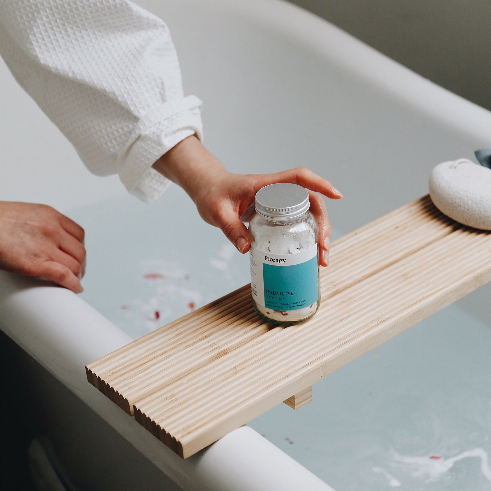 Floragy – Indulge – Soothing Coconut & Himalayan Salt Bath Soak